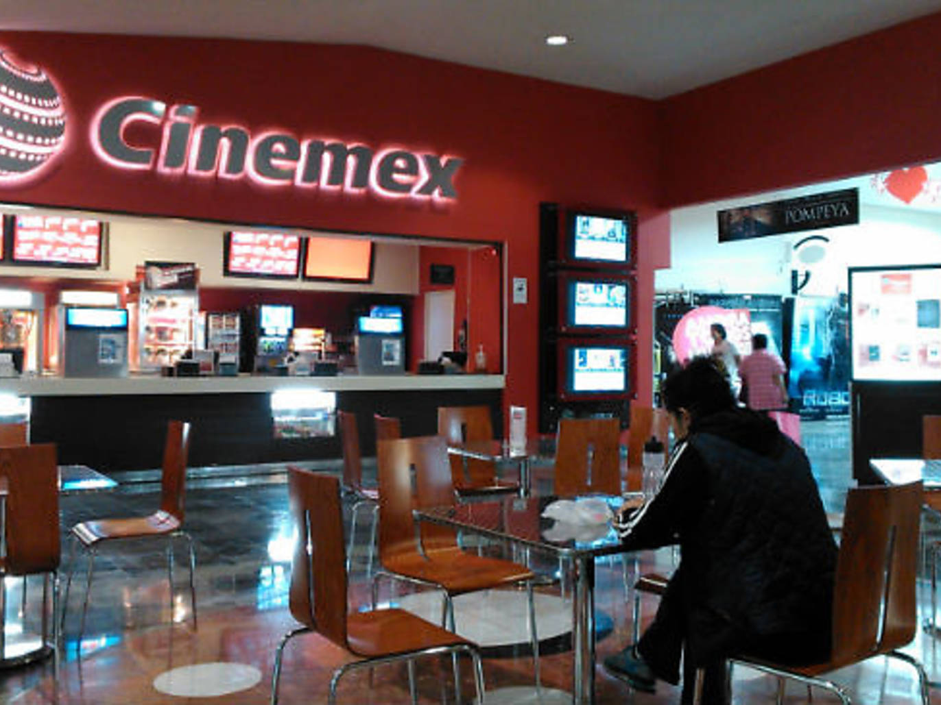 Cines en la Roma
