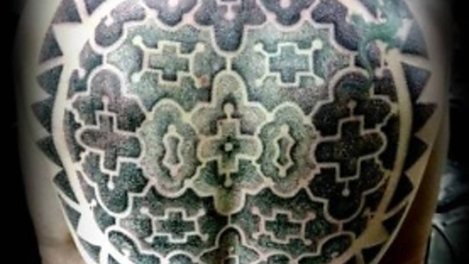 Tattoo gallery – View our slideshow of the best places in Paris to get ...