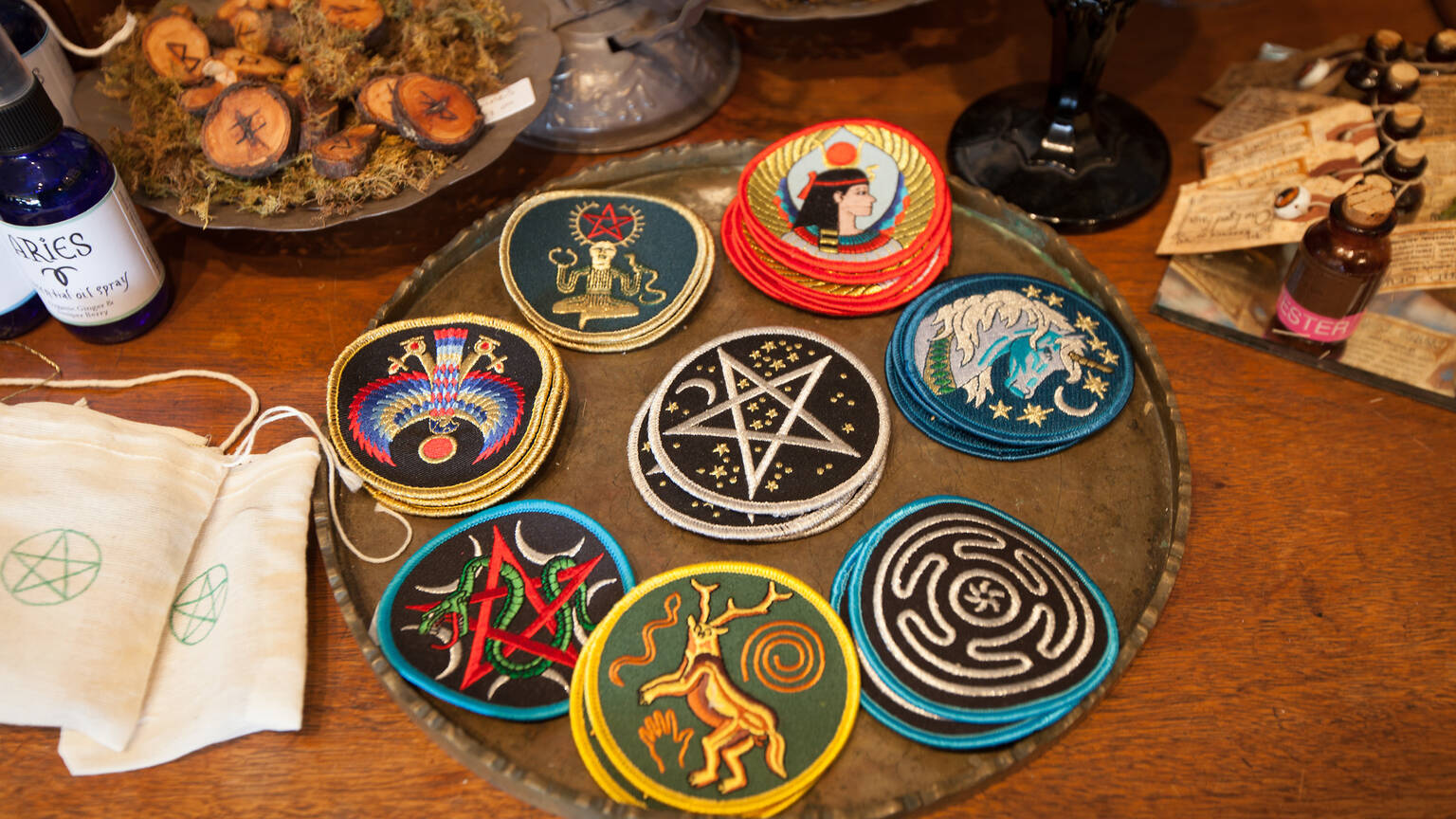 Sideshow Gallery | Shopping in Bucktown, Chicago