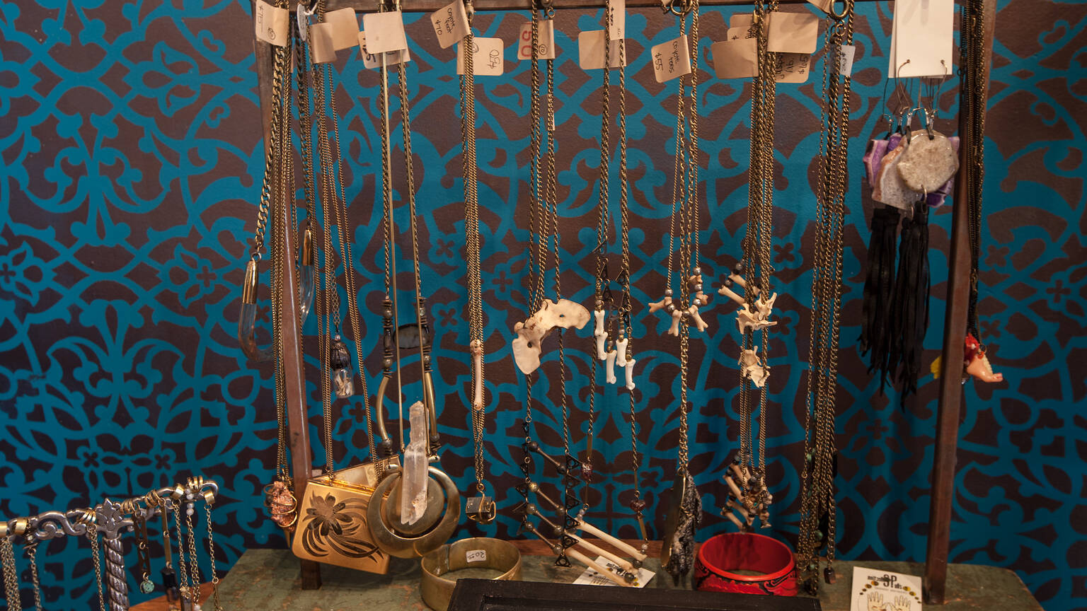 Sideshow Gallery | Shopping in Bucktown, Chicago