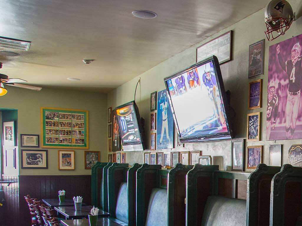 22 Best Sports Bars in Los Angeles to Watch the Big Game