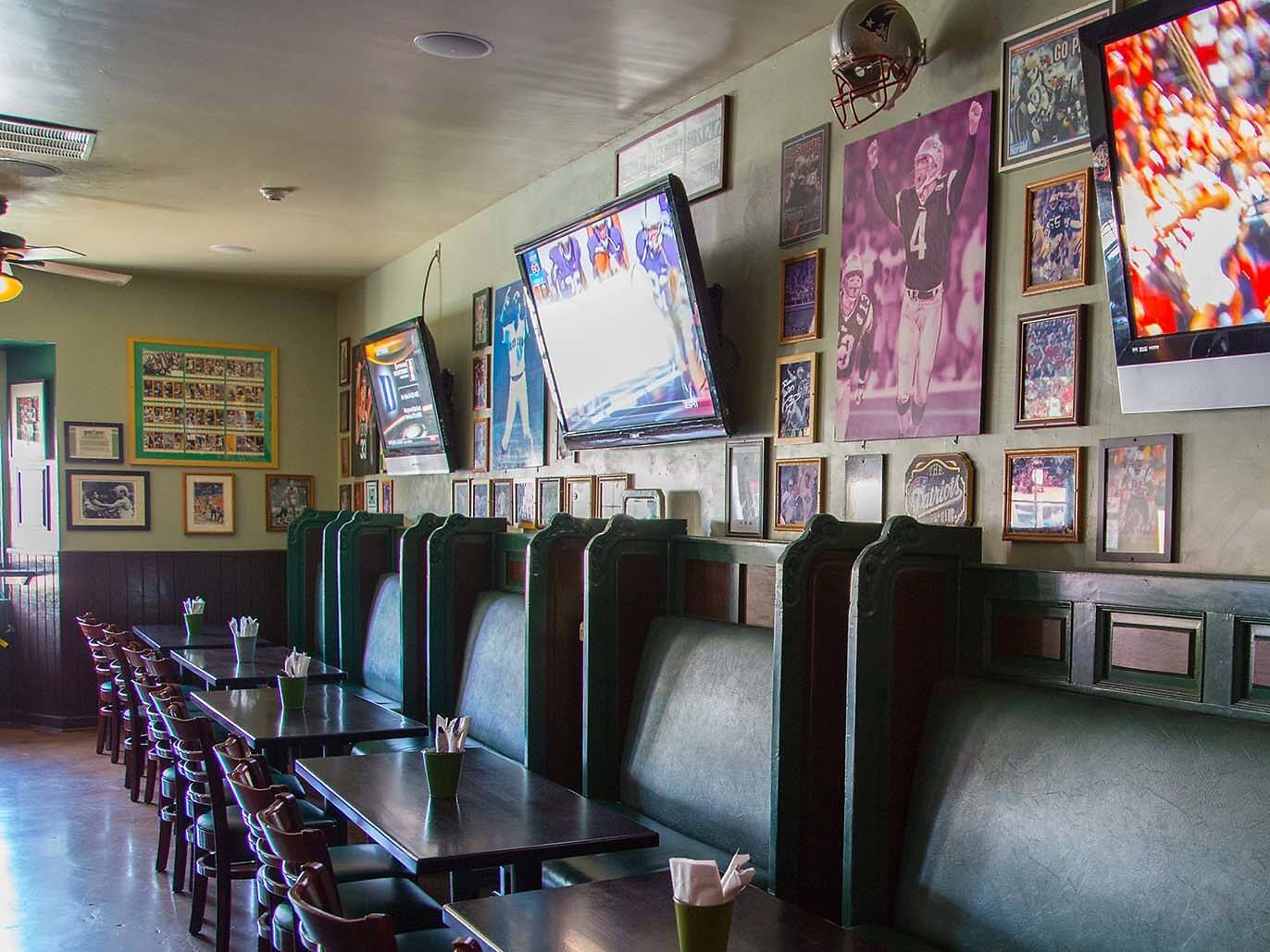 22 Best Sports Bars in Los Angeles to Watch the Big Game