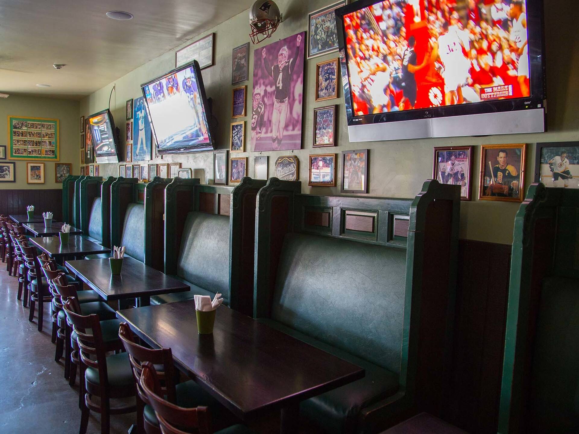 22 Best Sports Bars in Los Angeles to Watch the Big Game