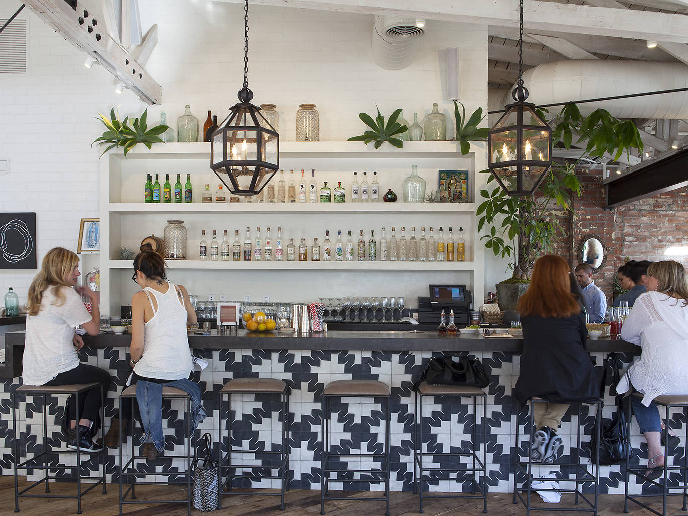 20 Best Happy Hours Los Angeles Has for Beer, Wine and Cocktails