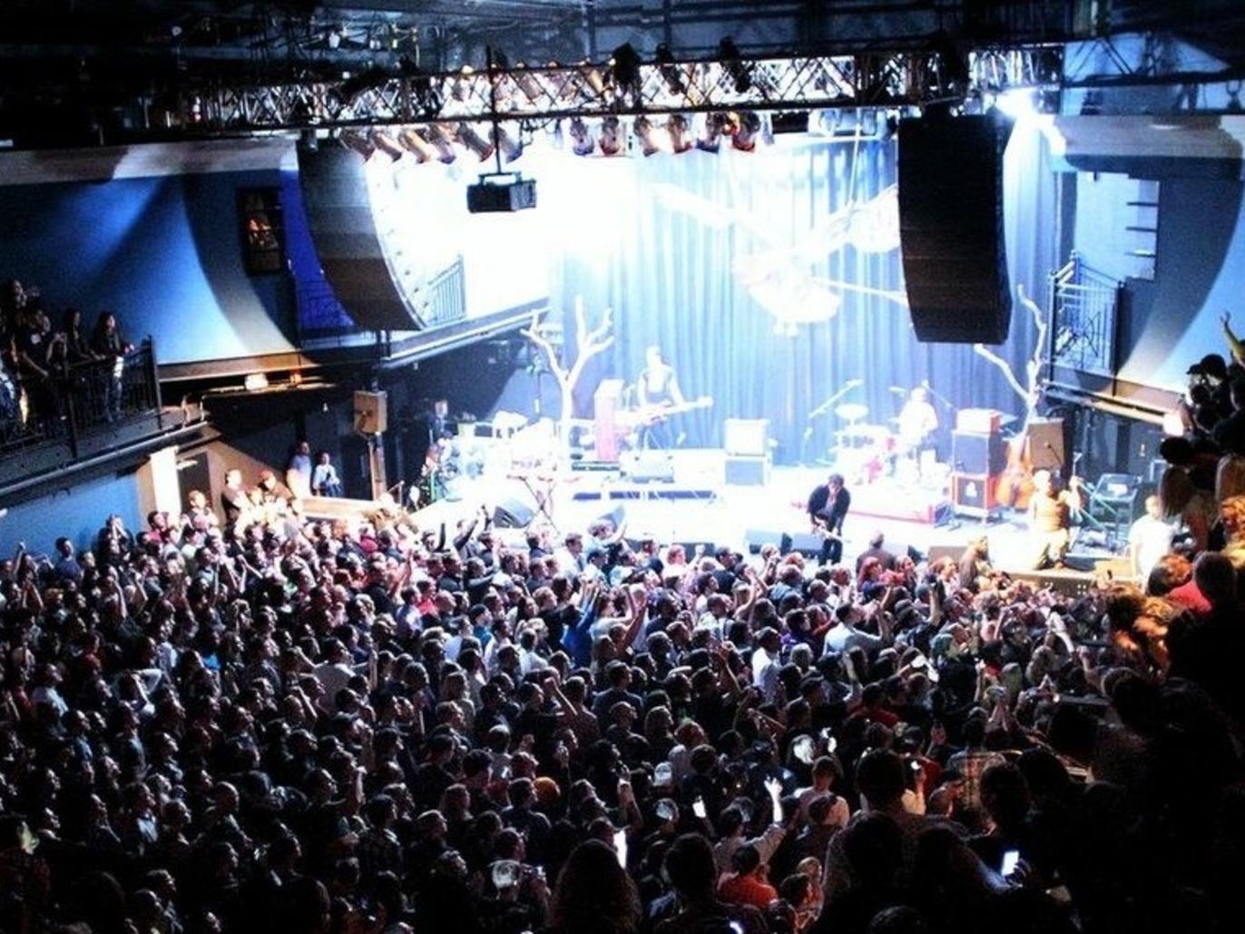 Live music in DC venues for touring acts, musicians and concerts