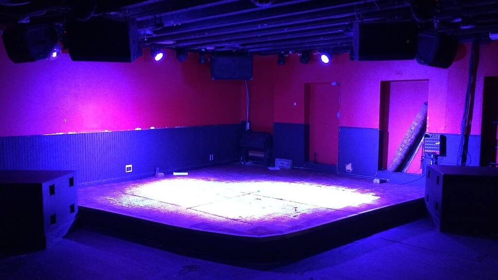 Live music in DC venues for touring acts, musicians and concerts
