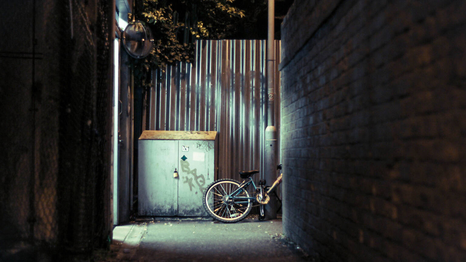 33 shadowy photos of London from Edo Zollo – London photography – Time ...