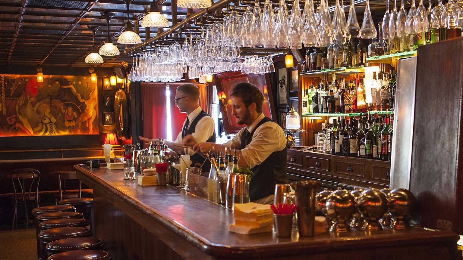 13 Best West Hollywood Bars for Beer, Wine and a Good Time