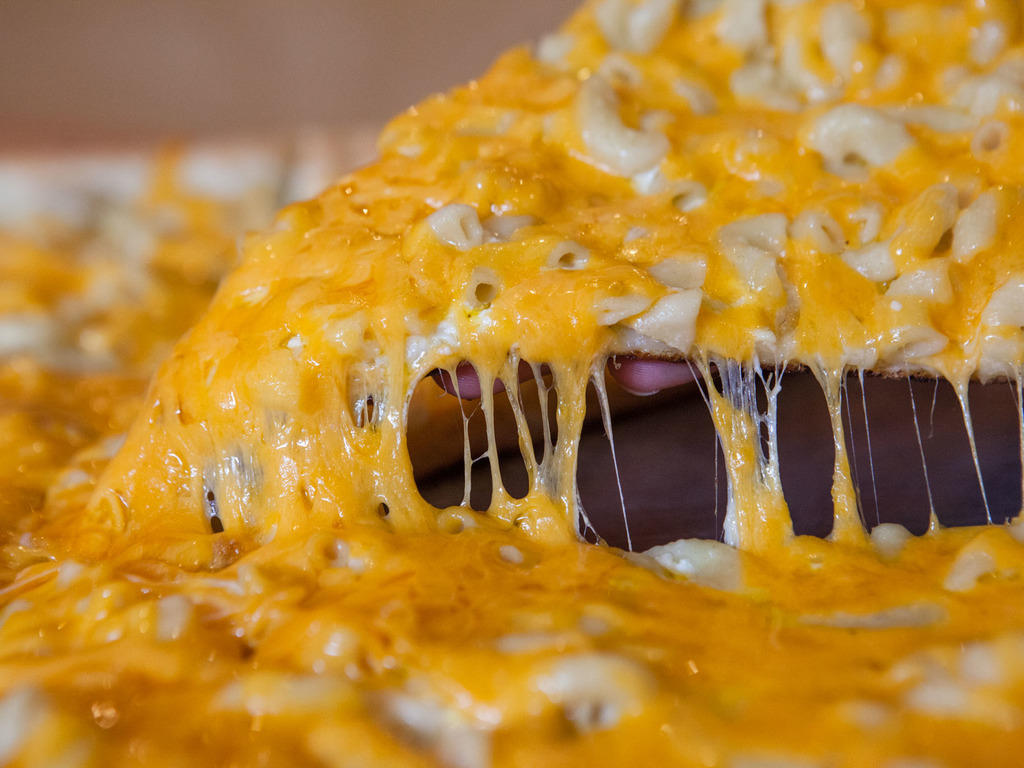 Pizza slice spots in Chicago for deep dish or thin crust