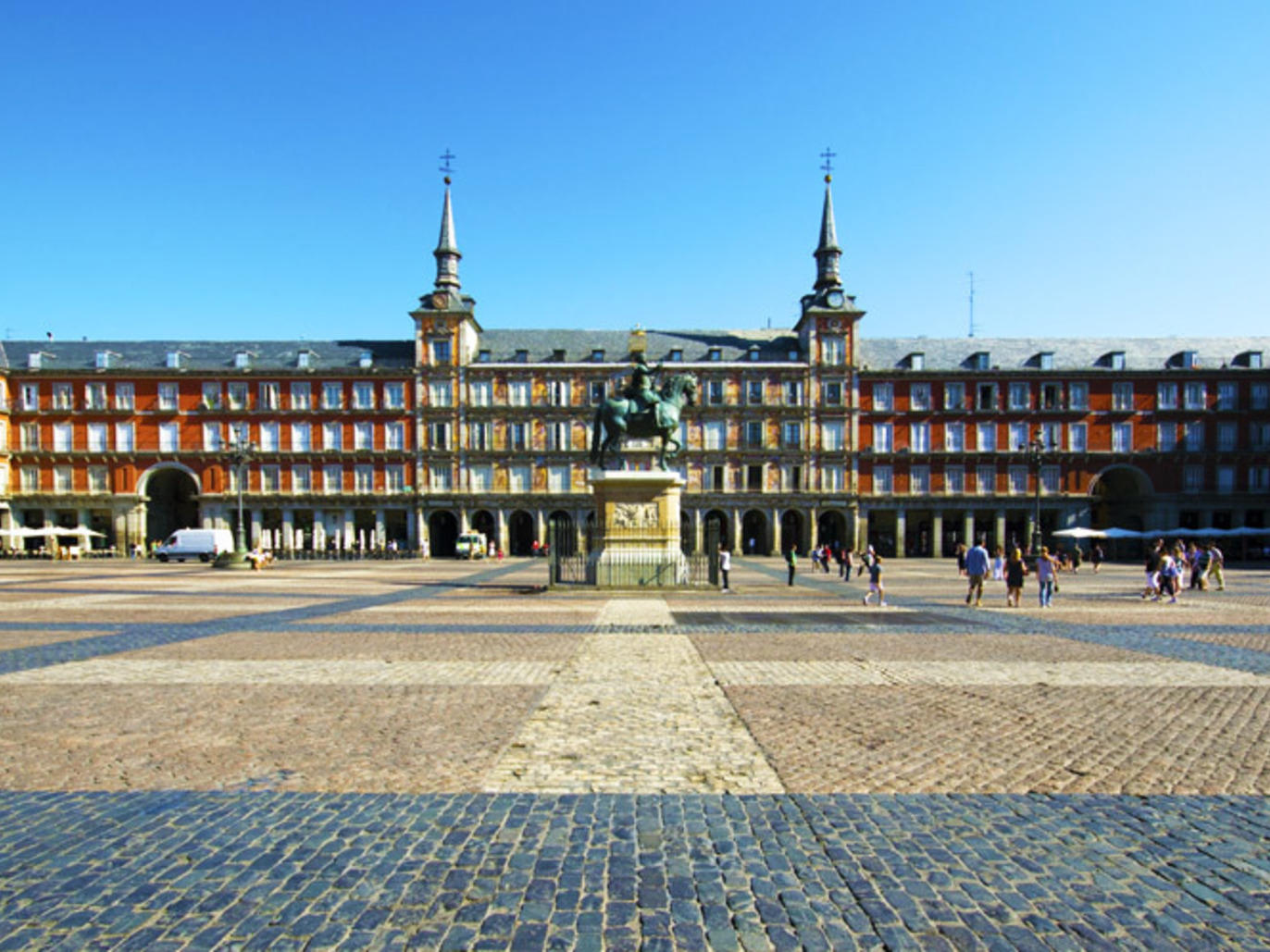 10 Must-See Attractions in Madrid for 2025