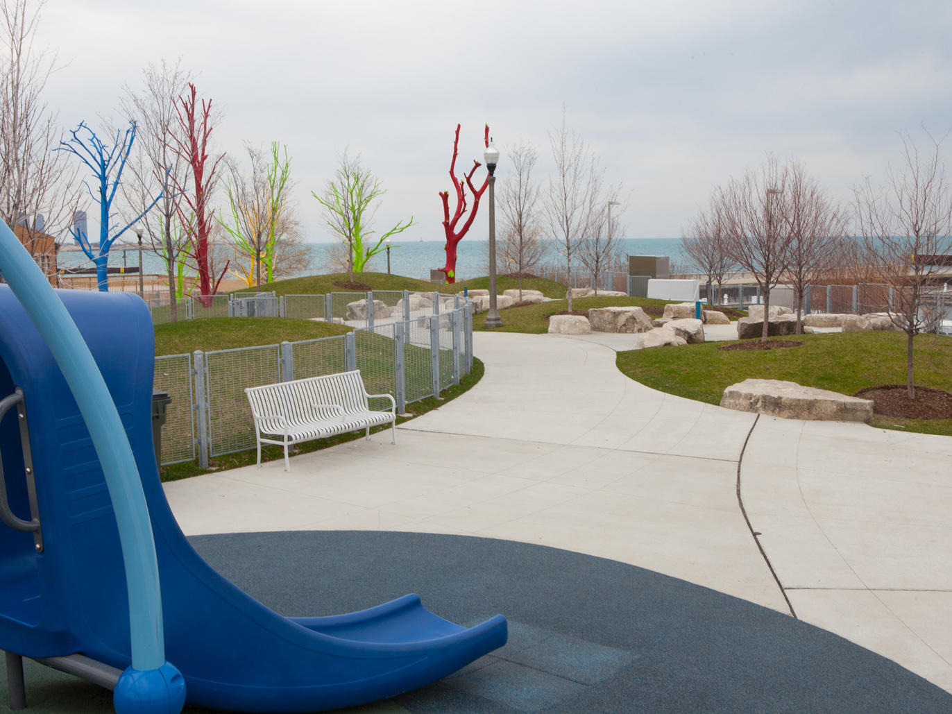 Playgrounds in Chicago for kids to slide and swing