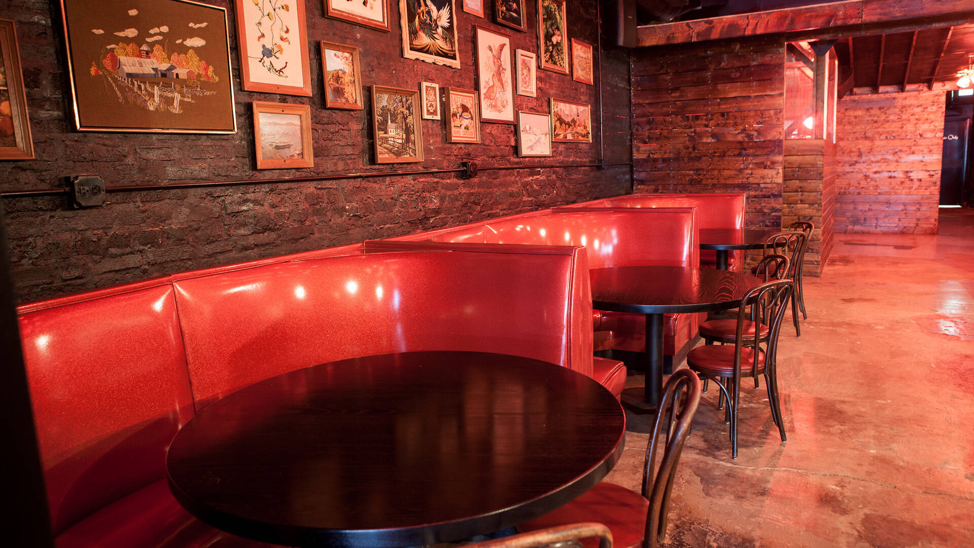 Slippery Slope | Bars in Logan Square, Chicago