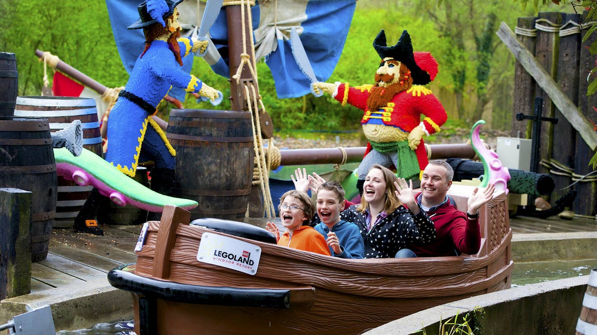 Legoland Windsor Resort: Ultimate Guide to Rides, Ticket Deals, Prices ...