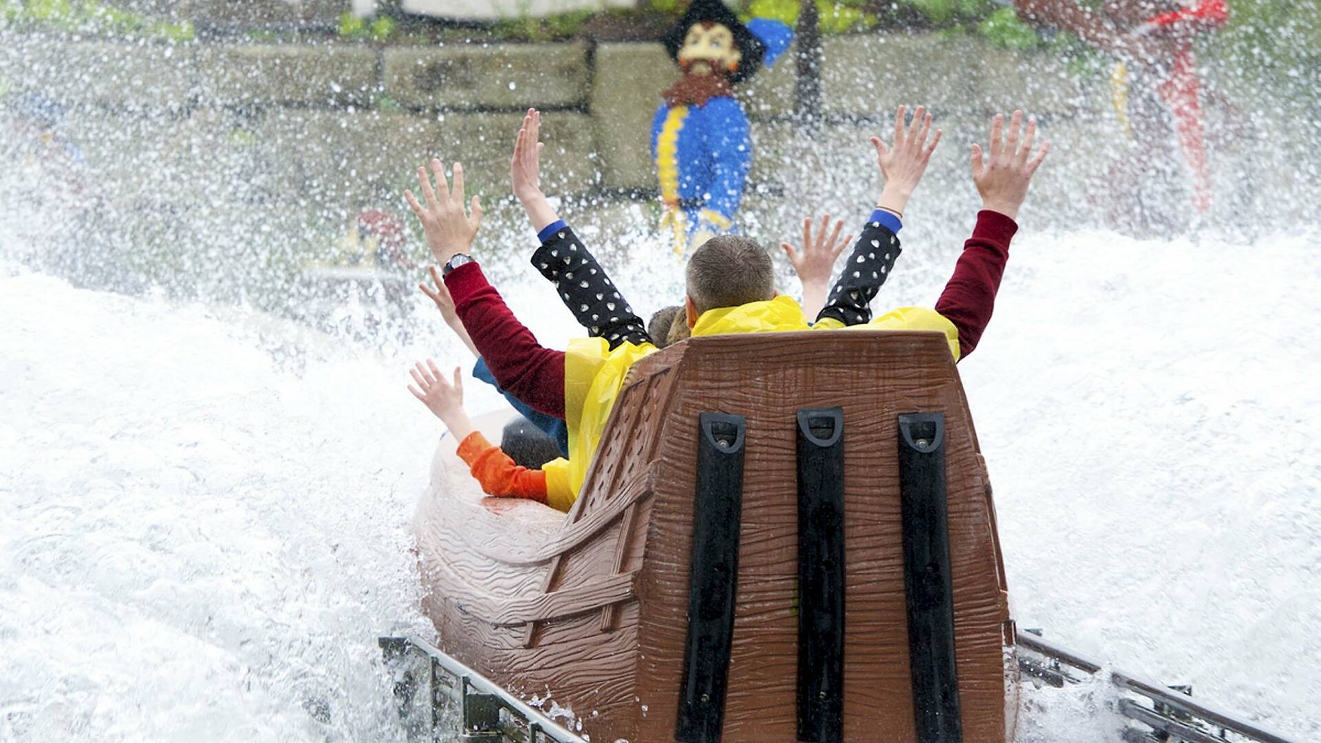Legoland Windsor Resort: Ultimate Guide to Rides, Ticket Deals, Prices ...