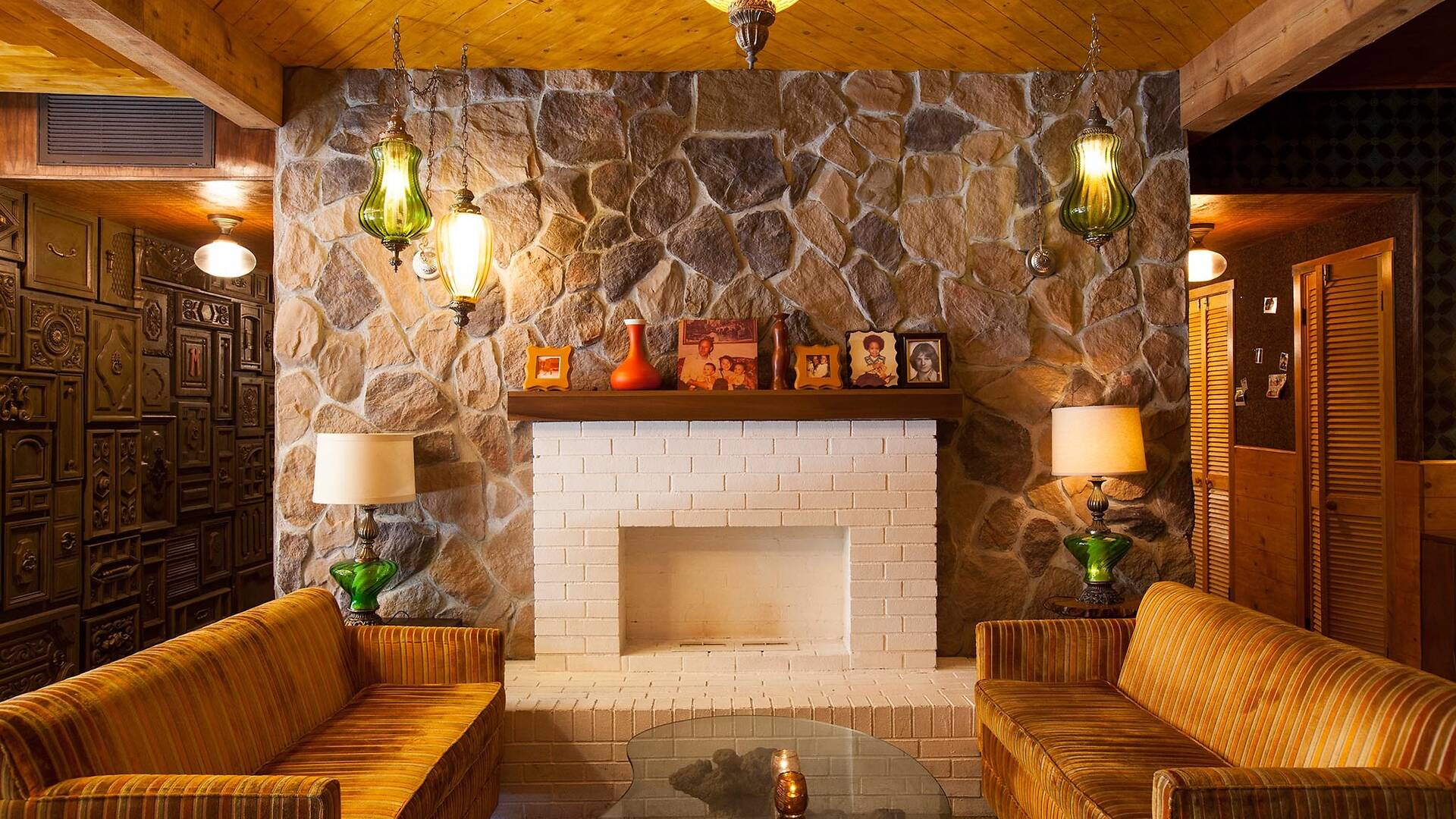 Good Times at Davey Wayne's | Bars in Hollywood, Los Angeles