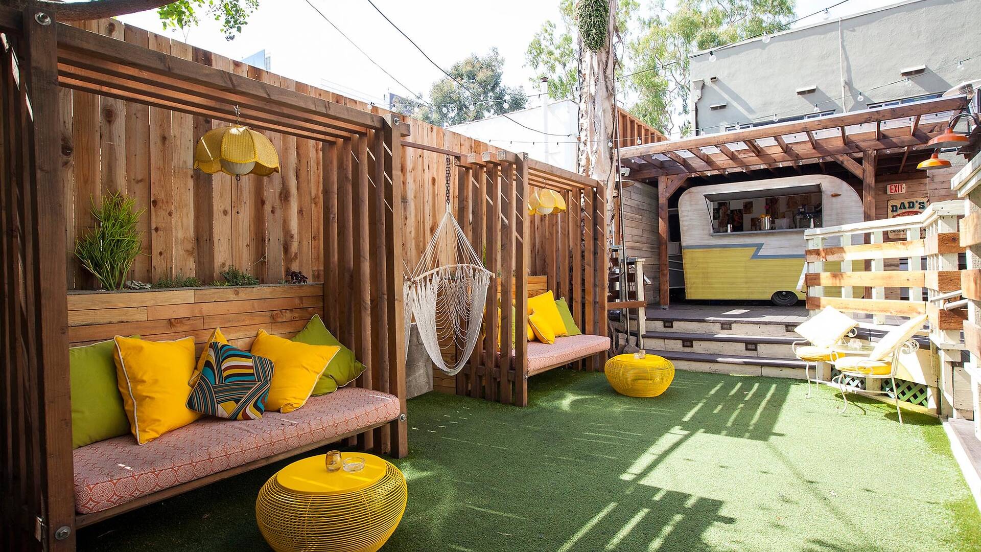 Good Times at Davey Wayne's | Bars in Hollywood, Los Angeles