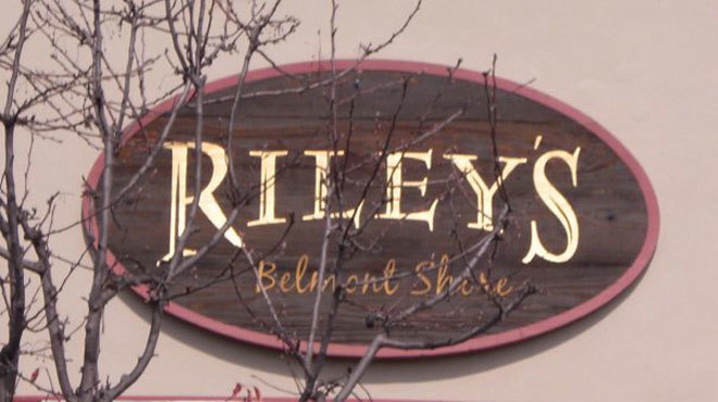 Riley's on 2nd | Bars in Long Beach, Los Angeles