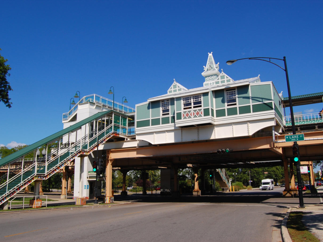 The 6 best and 6 worst El stations