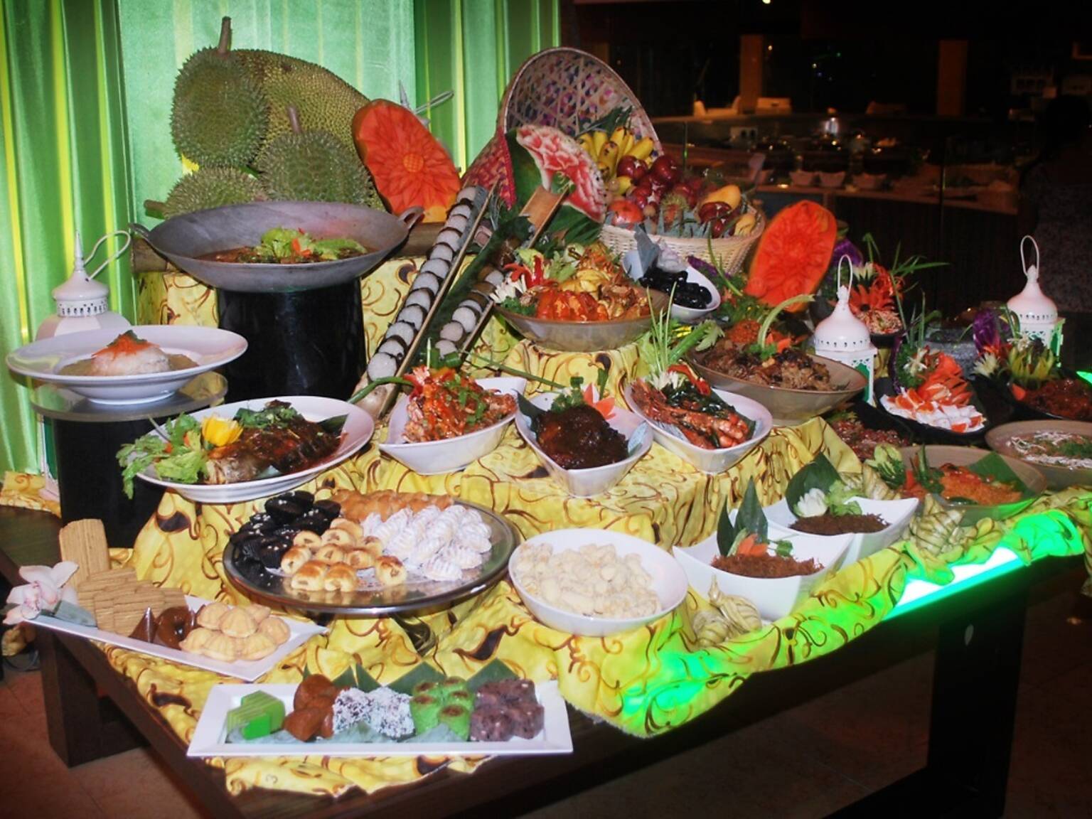 Restaurants in KL open for sahur