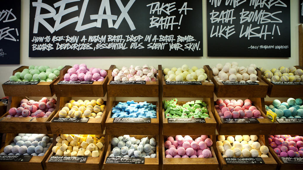 Lush Fresh Market | Millennium Park | Chicago, IL | Health and beauty ...