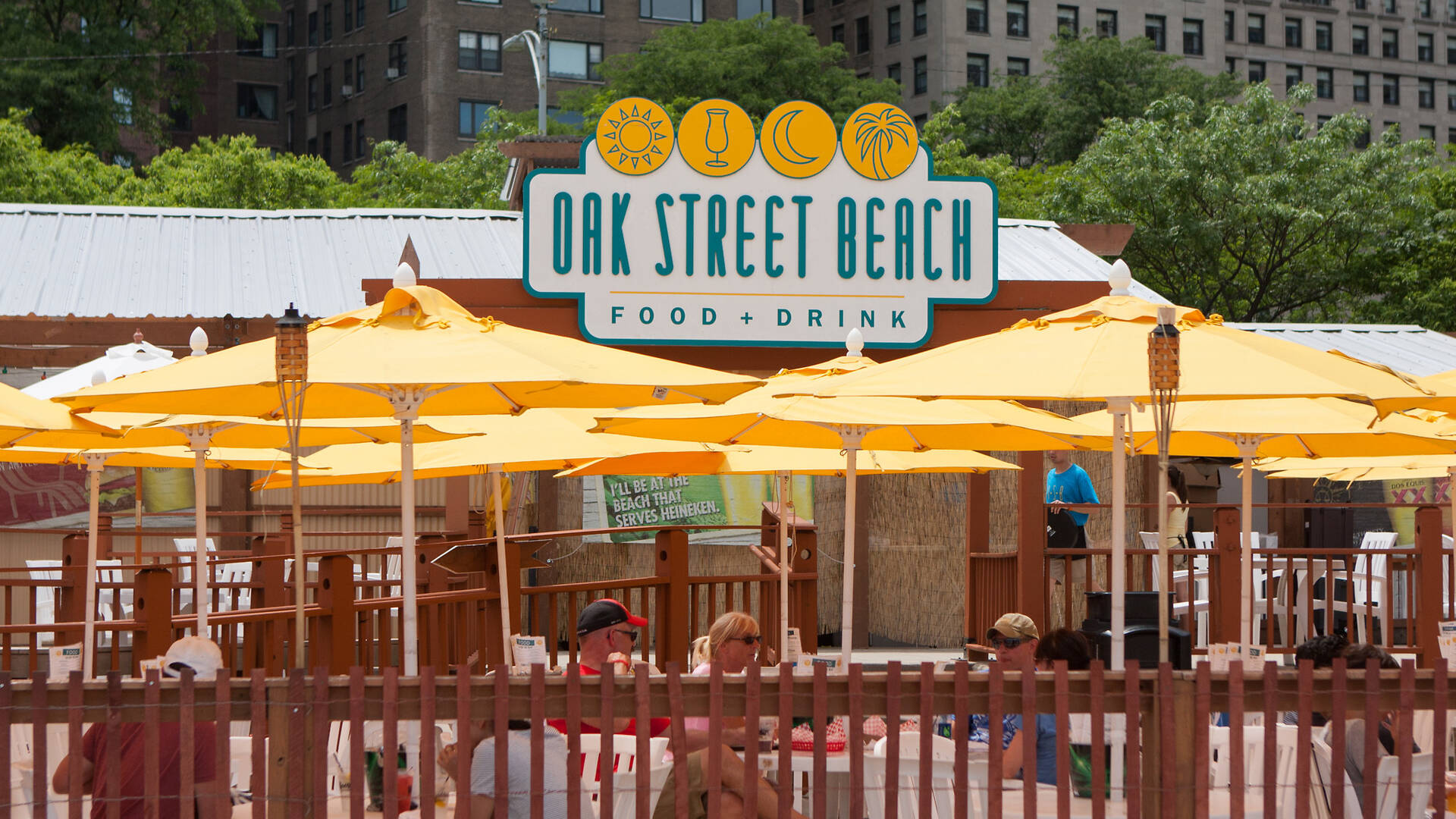 Oak Street Beach | Things to do in Gold Coast, Chicago