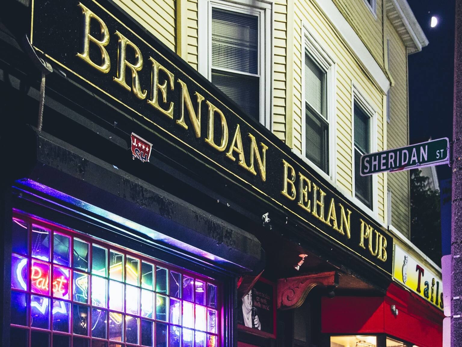12 Best Irish Pubs in Boston For a Pint and Live Music