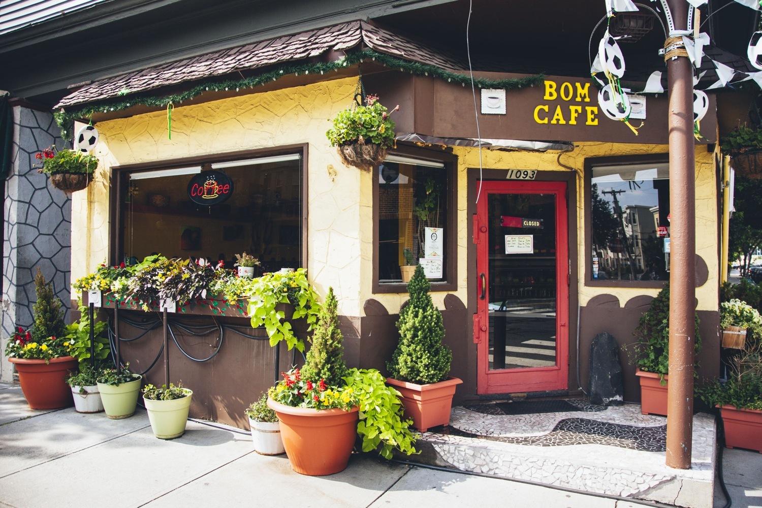 Bom Cafe | Restaurants in Inman Sq, Boston