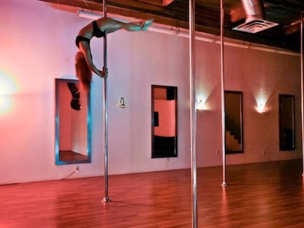 Best LA Pole Dancing Classes | Los Angeles Pole Dancing Classes