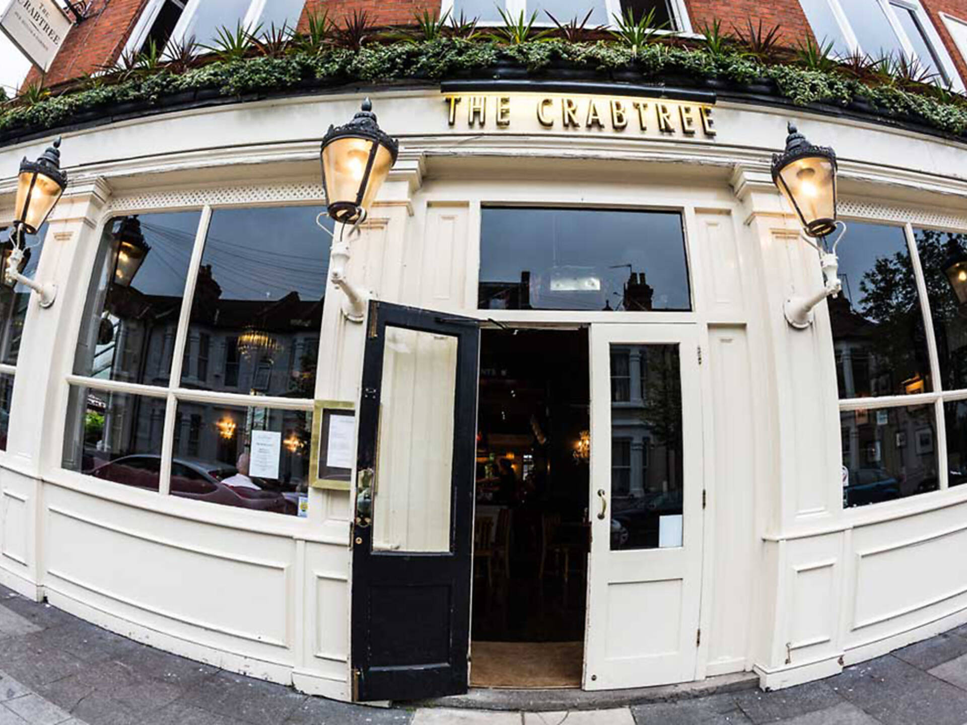London’s Best Riverside Restaurants | 31 Waterside Wonders