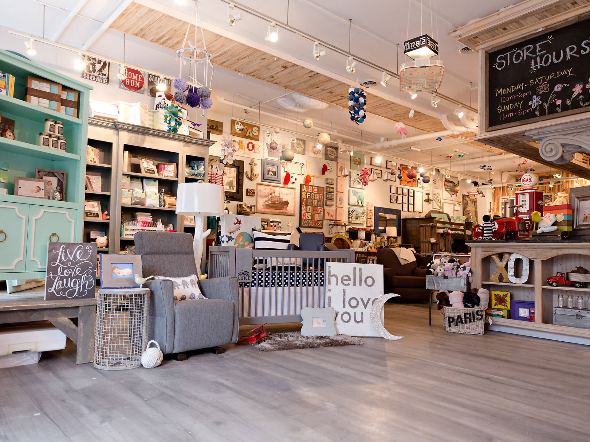 Best shops in Roscoe Village for clothing, antiques and more