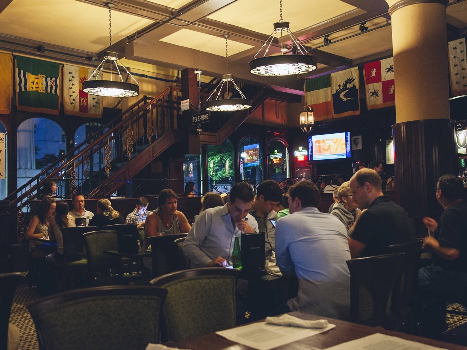 Best College Bars in Boston: Young Crowds, Cheap Drinks