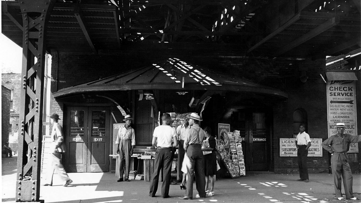 Vintage photographs of Chicago "L" trains and buses - slideshow