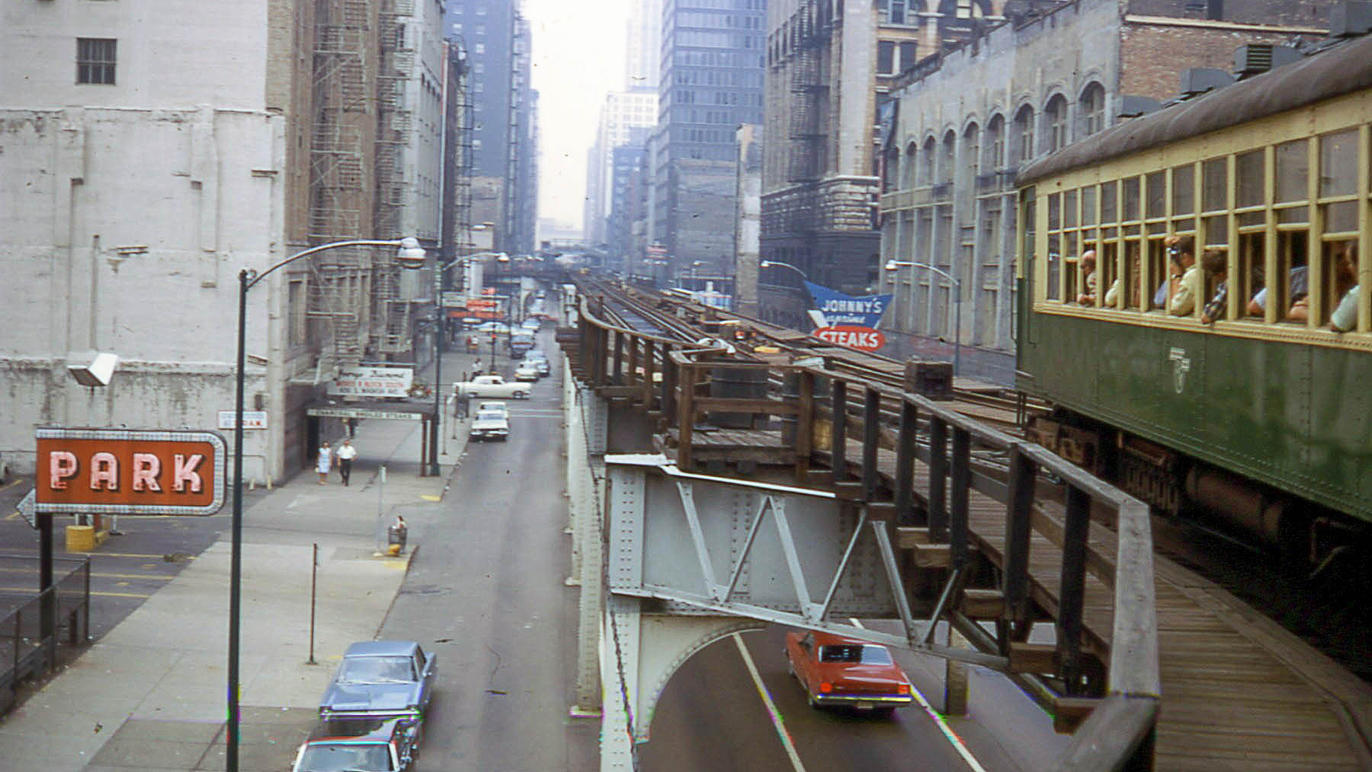 Vintage photographs of Chicago "L" trains and buses - slideshow