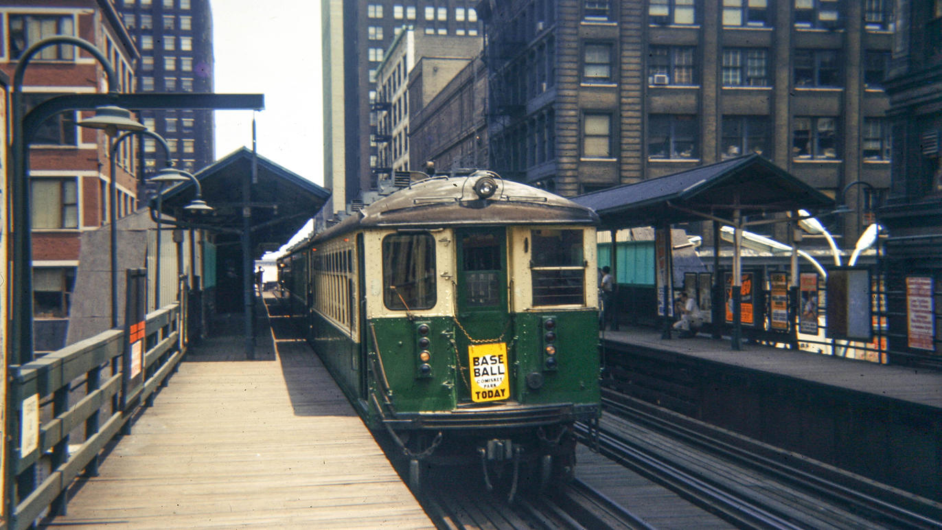 Vintage photographs of Chicago "L" trains and buses - slideshow