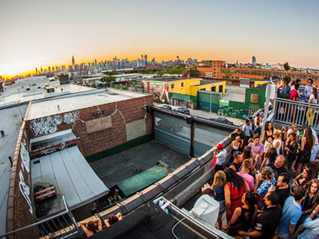 Best rooftop parties NYC has to offer with DJs and dancing