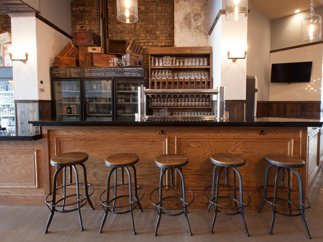 17 Best Lincoln Park Bars to Check Out Tonight