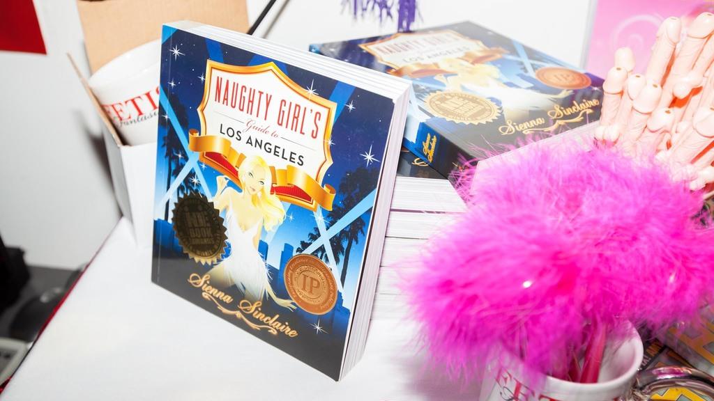 Sienna Sinclaire's Naughty Circus (NSFW slide show)