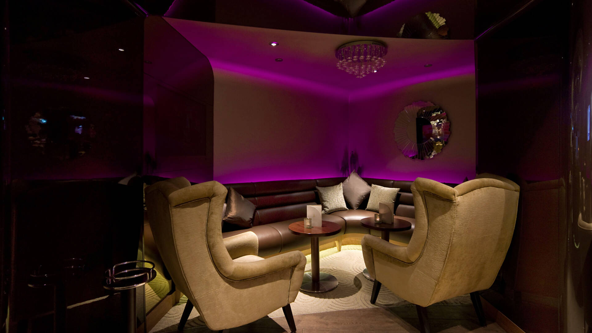 The Colony Club Restaurant and Bar | Bars and pubs in Park Lane, London