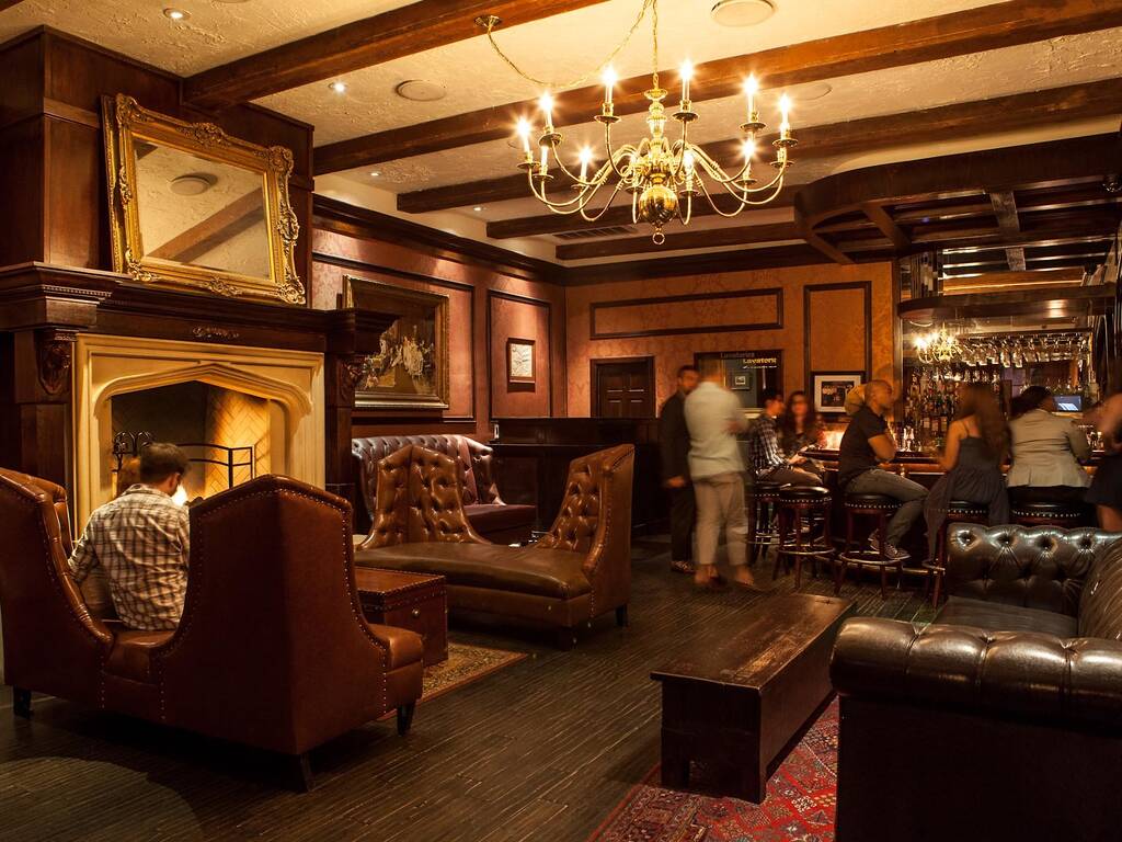 17 Coziest Restaurants and Bars in L.A. For Chilly Evenings