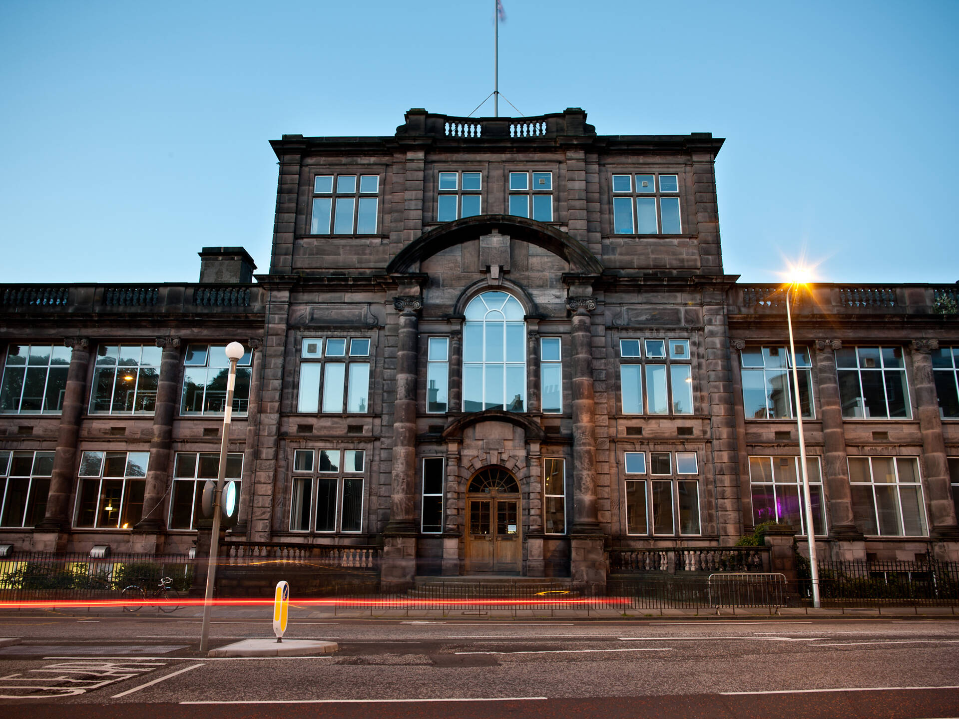 24 Best Pubs in Edinburgh Right Now