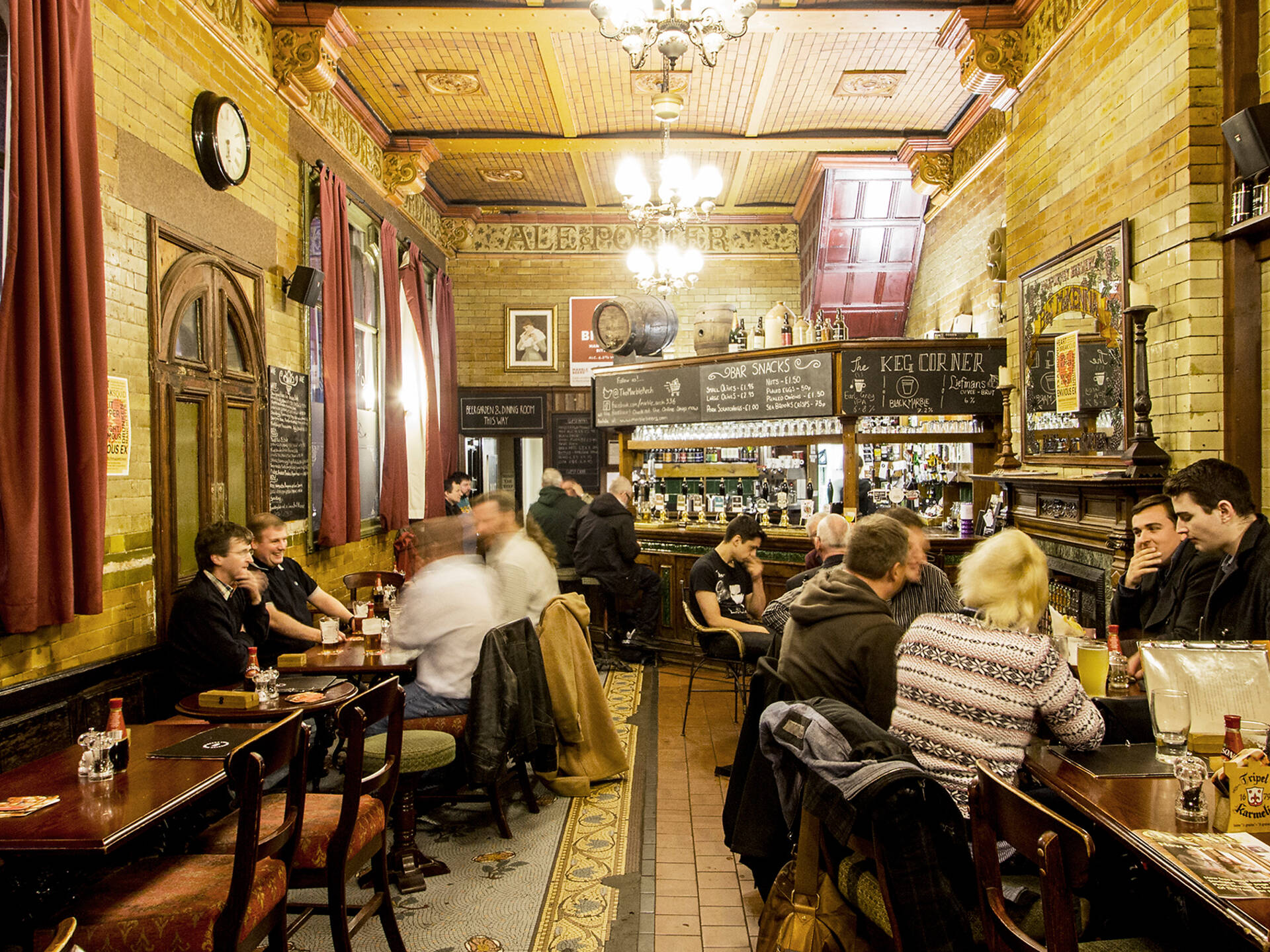 14 Best Pubs in Manchester For Pints And Proper Good Times