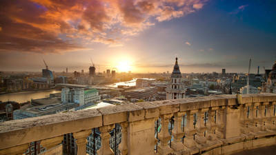 43 evocative photos of London from John Esslinger