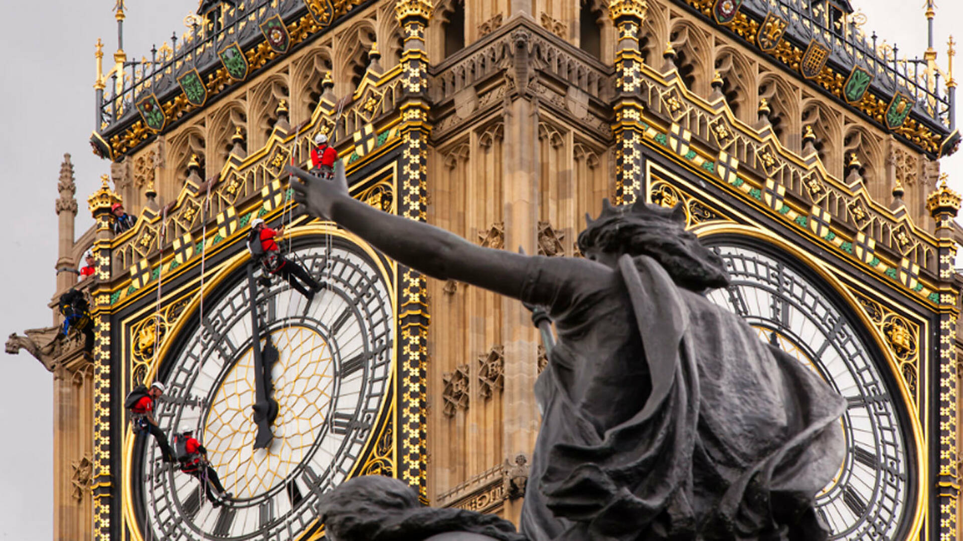 43 evocative photos of London from John Esslinger