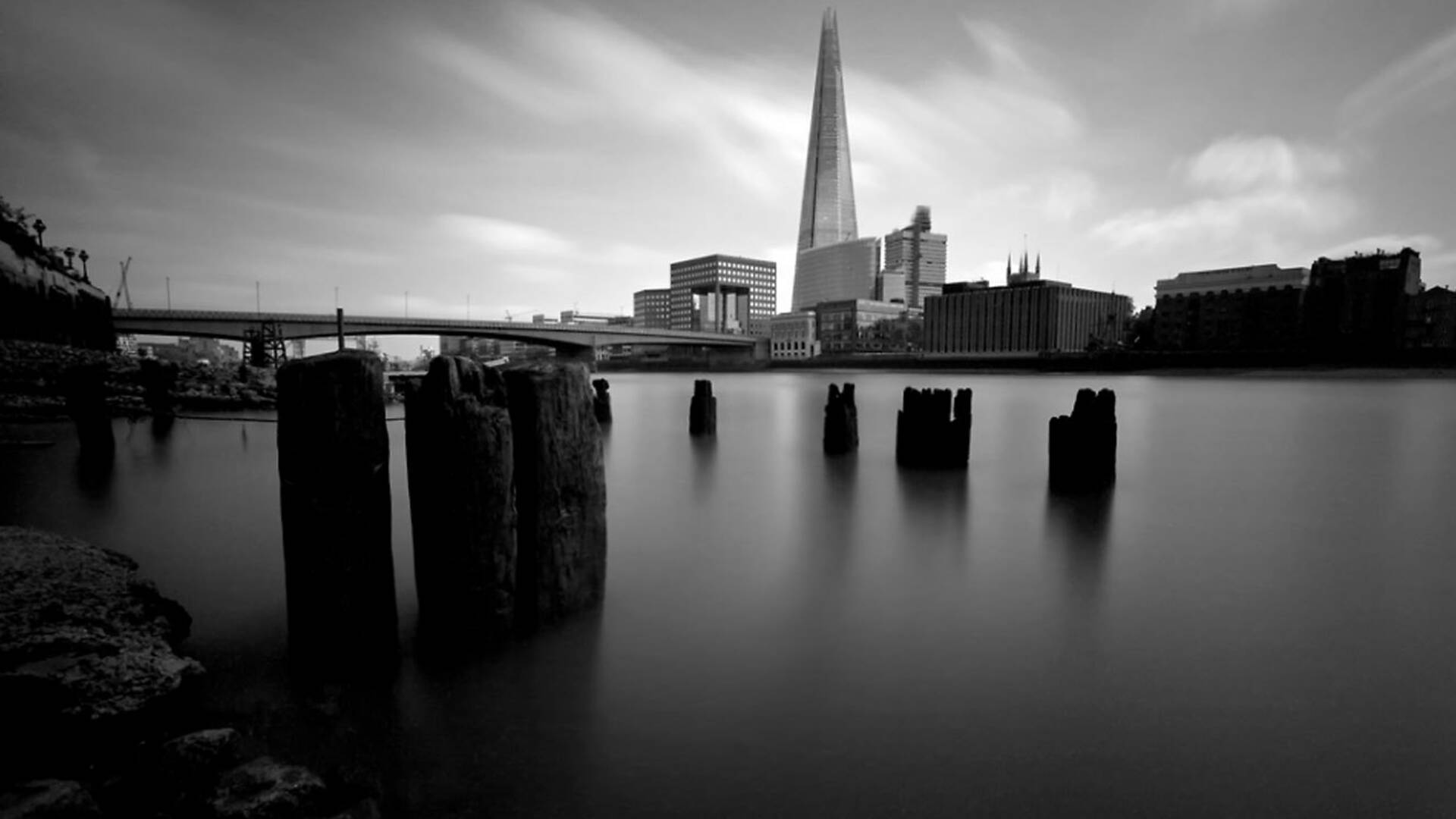 43 evocative photos of London from John Esslinger