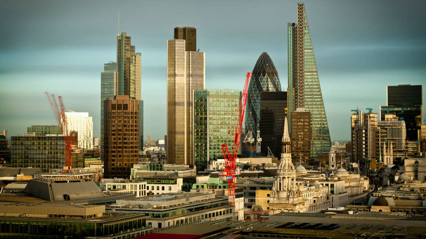 43 evocative photos of London from John Esslinger