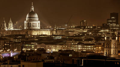 43 evocative photos of London from John Esslinger