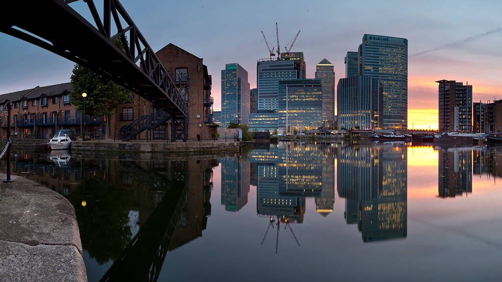 43 evocative photos of London from John Esslinger