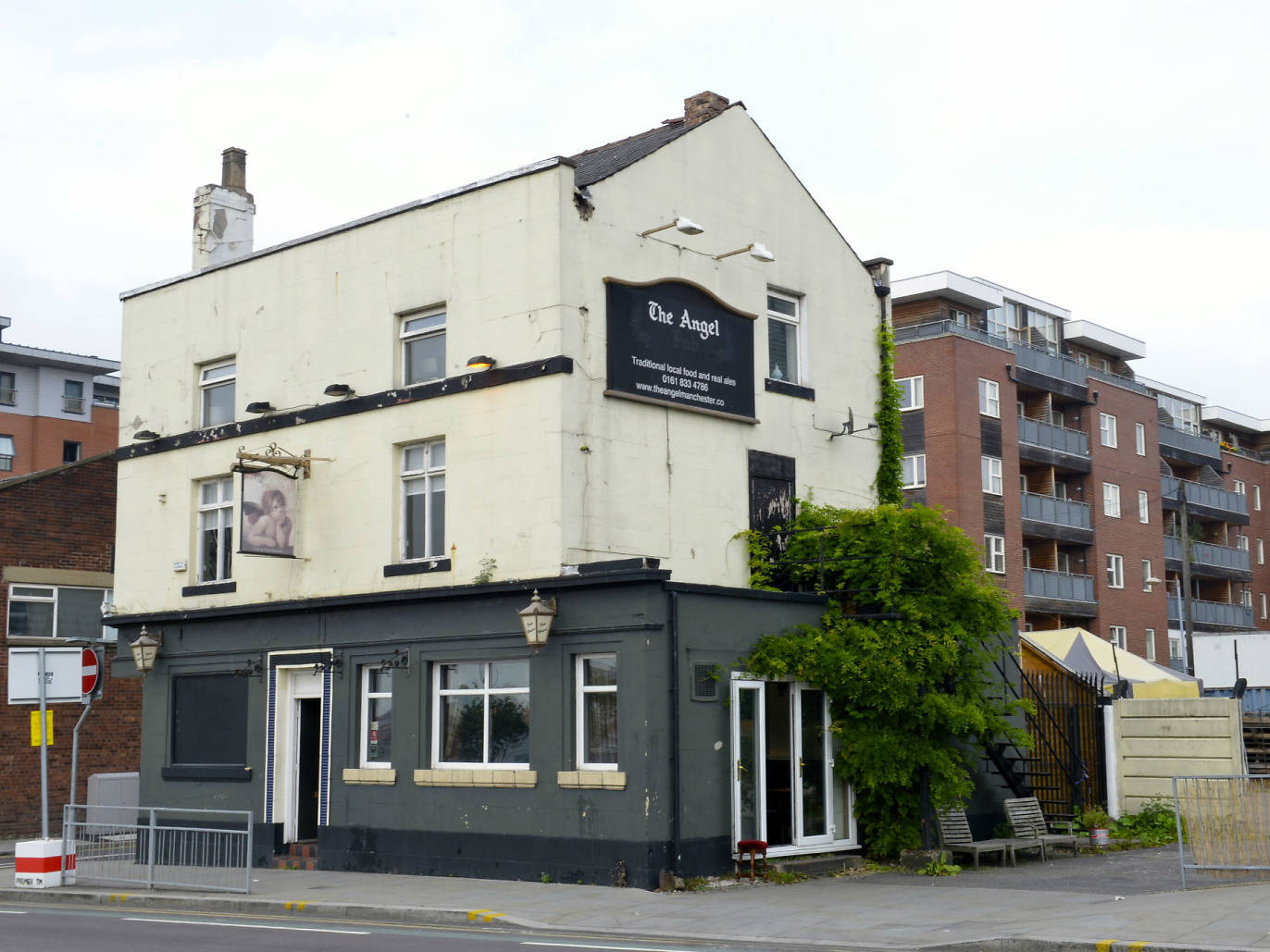 15 Absolute Best Pubs in Manchester