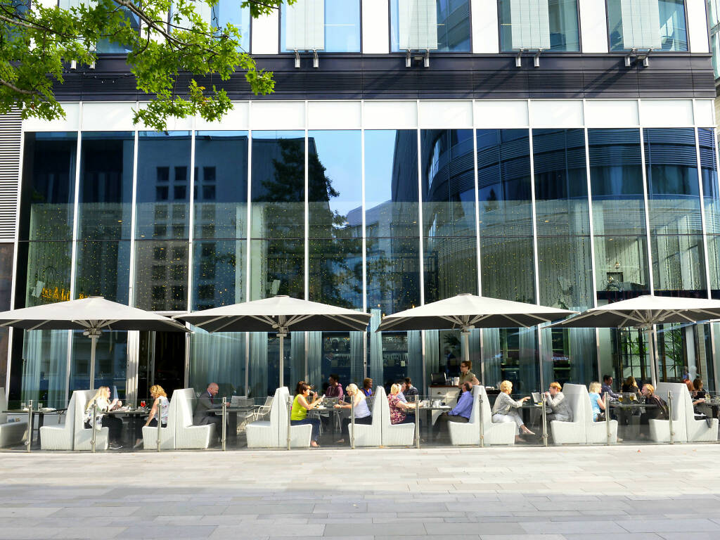 9 Best Cocktail Bars in Manchester Right Now