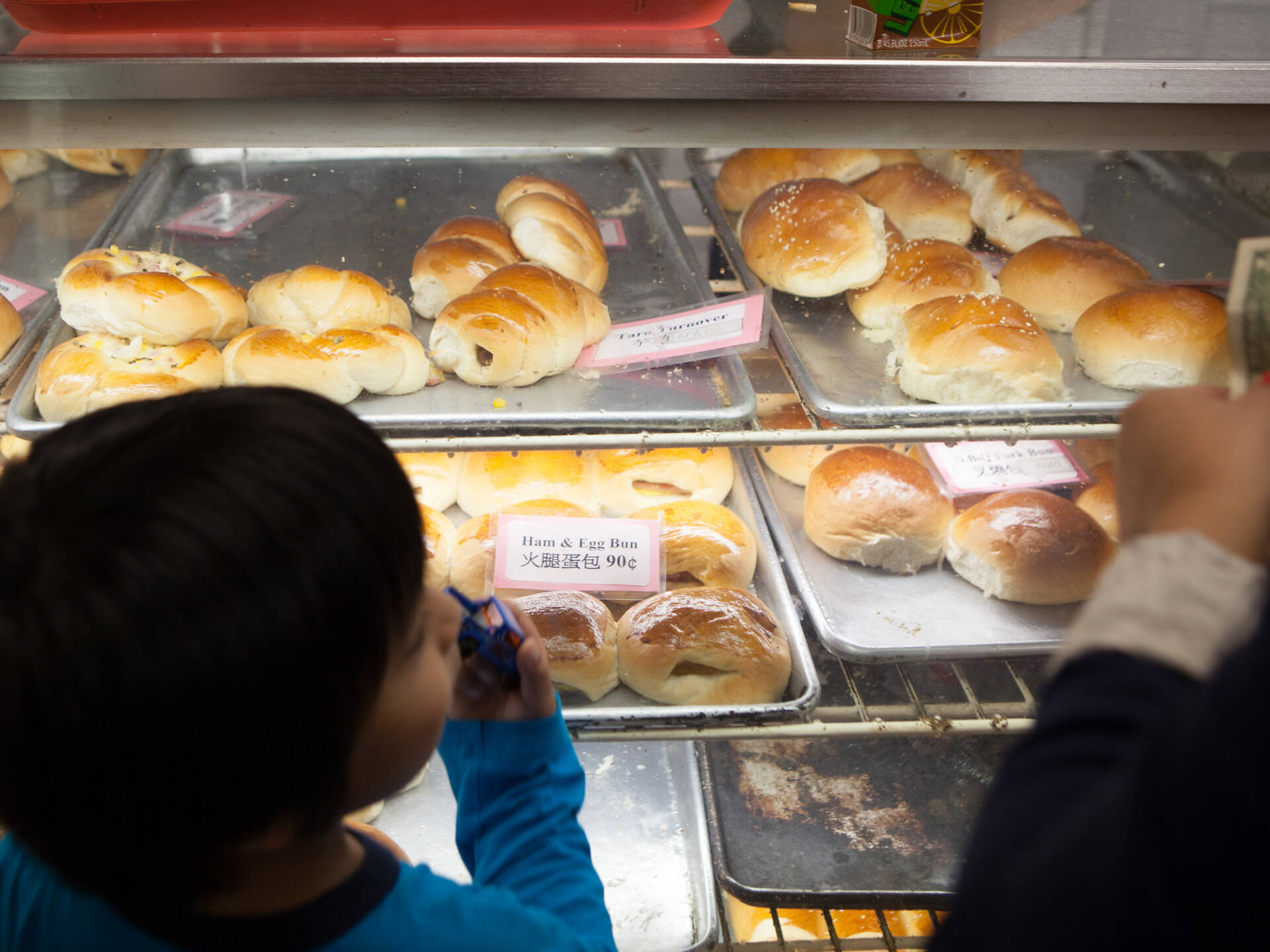 The Best Bakeries in Chicago’s Chinatown